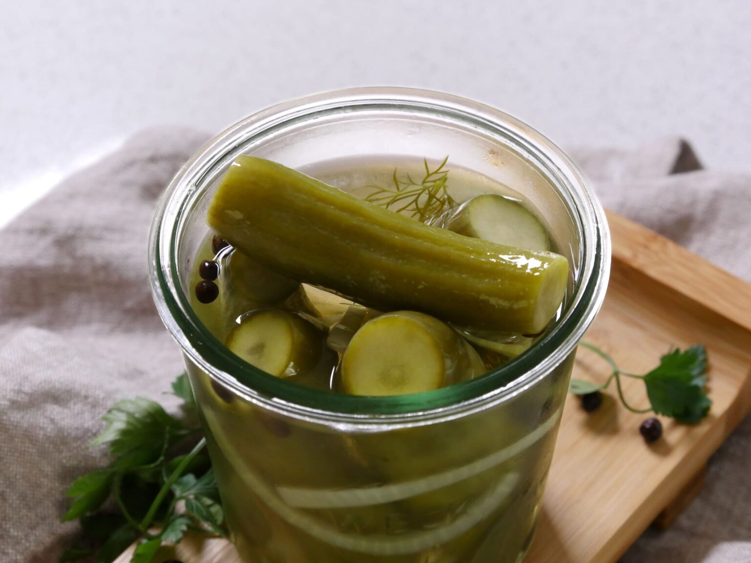 Gurken einlegen - So macht man saure Gurken selber - Mehr Genuss