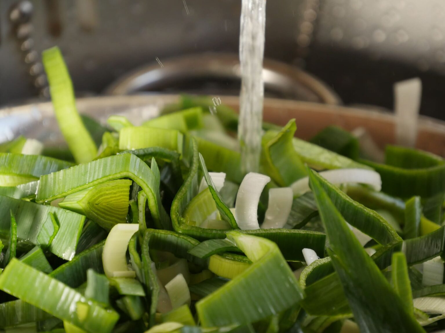 Porreegemüse mit Sauce zubereiten - Ratgeber & leckeres Lauchgemüse ...